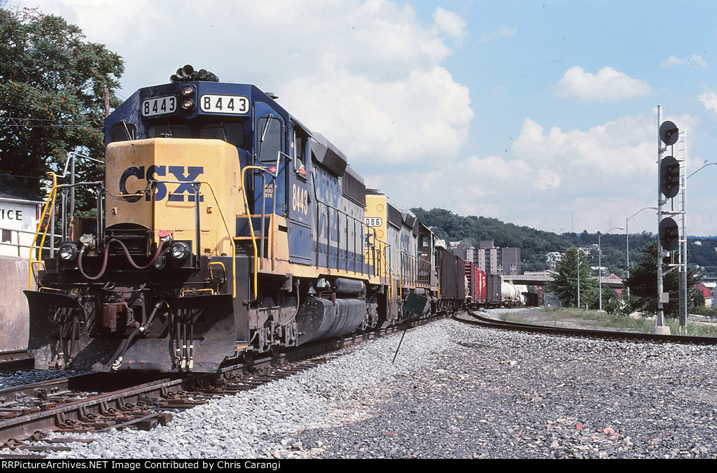 CSXT 8443 & 8086